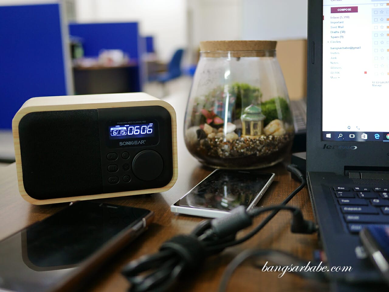 Pandora Neo Classic 800 and my messy workspace - Bangsar Babe